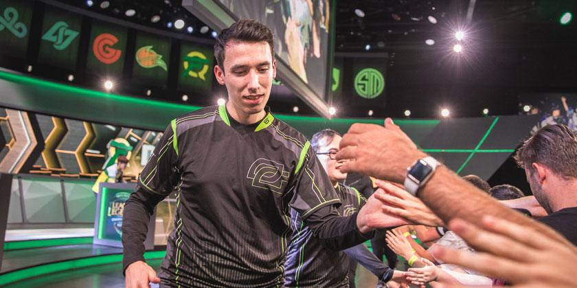 Mercato LoL : FlyQuest songerait à PowerOfEvil