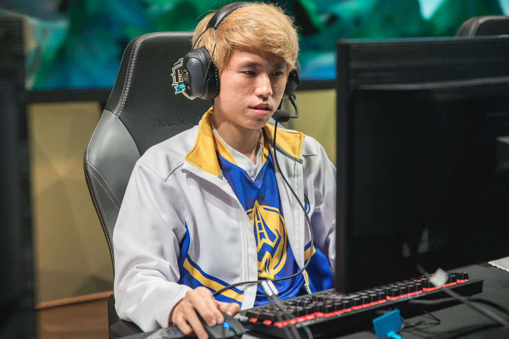 Mercato LoL : Mickey rejoint EXCEL